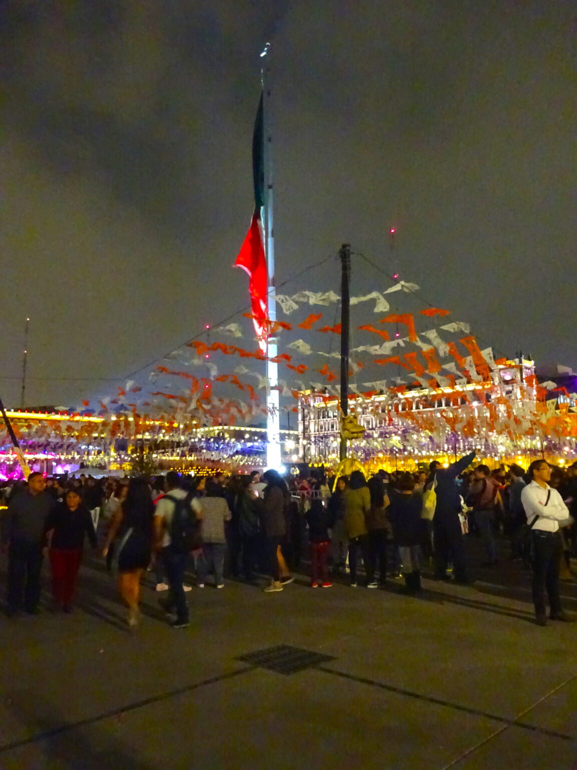El Zócalo - You Can't Miss The Main Square Of Mexico City